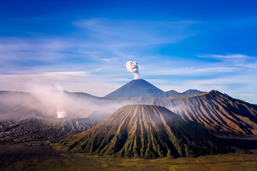 Volcano eruption at Mount Semeru has prompted an alert in Indonesia ...